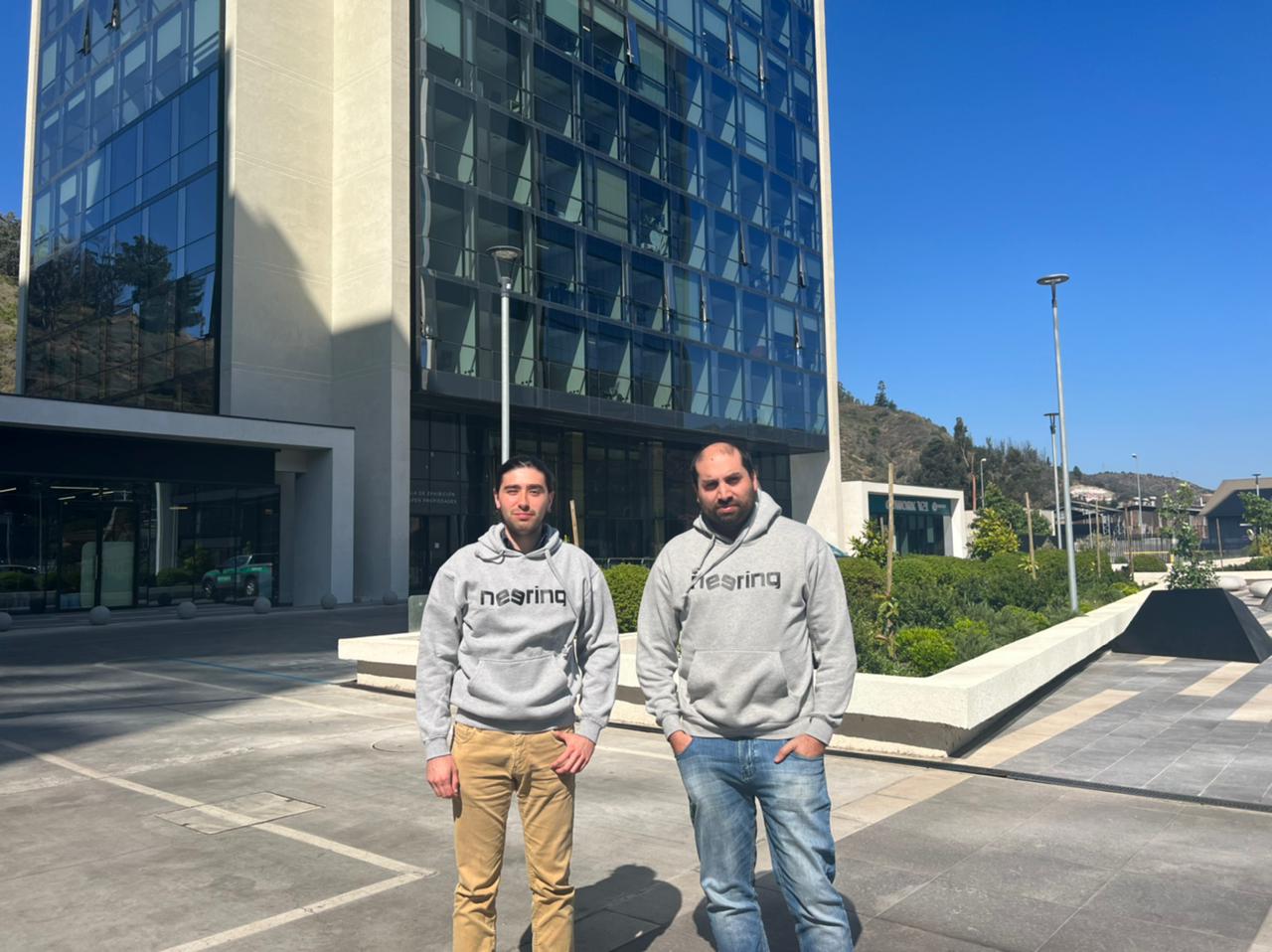 Neering se compromete con sus colaboradores y financia perfeccionamiento